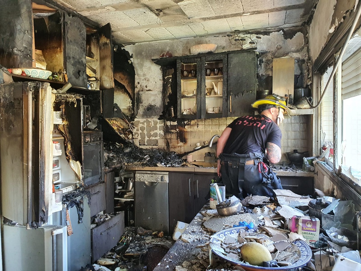 מכונת אספרסו גרמה לשריפה בדירה ברמת גן, ככה זה לא יקרה גם לכם - מגזין שותים