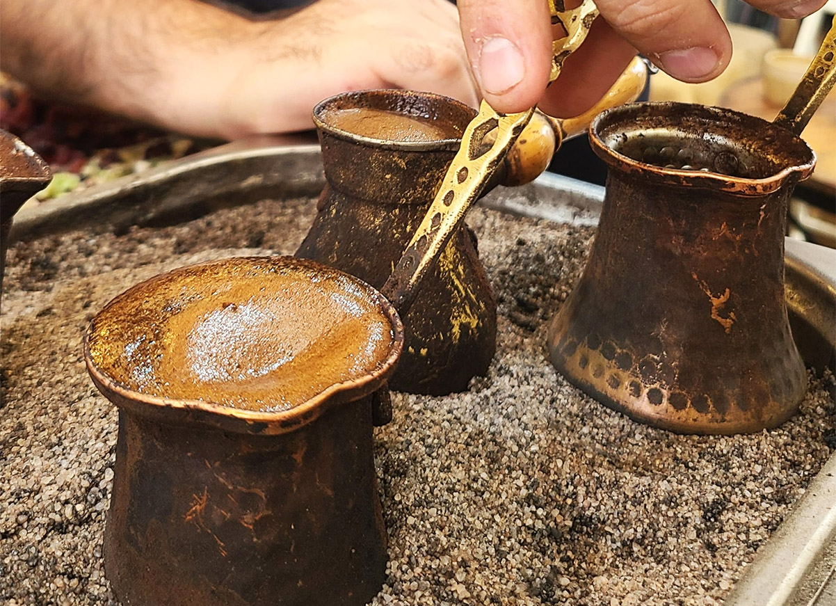 הכי ישראלי: 6 תערובות זוכות פרסים להכנת קפה שחור כחול-לבן כהלכתו ...